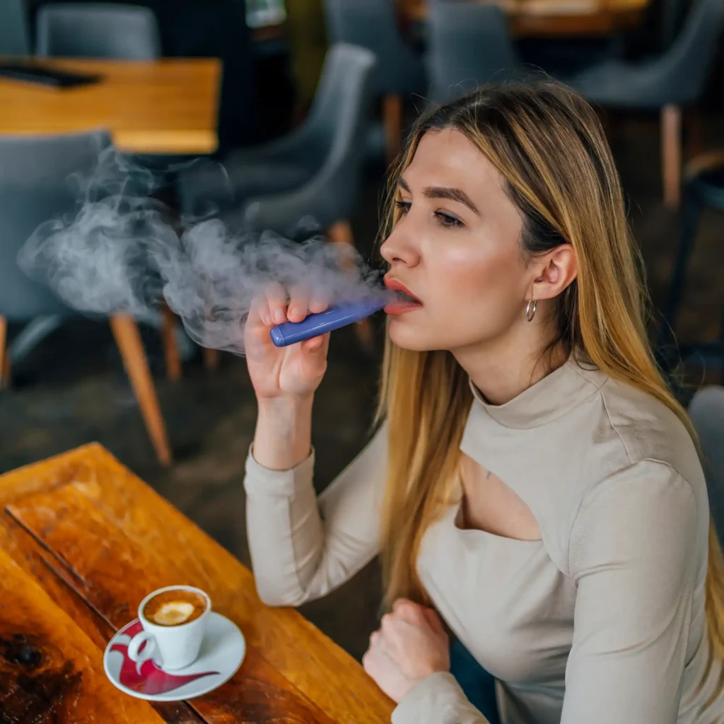 How to Use a THC Disposable Vape Pen ? A Beginner's Guide!
